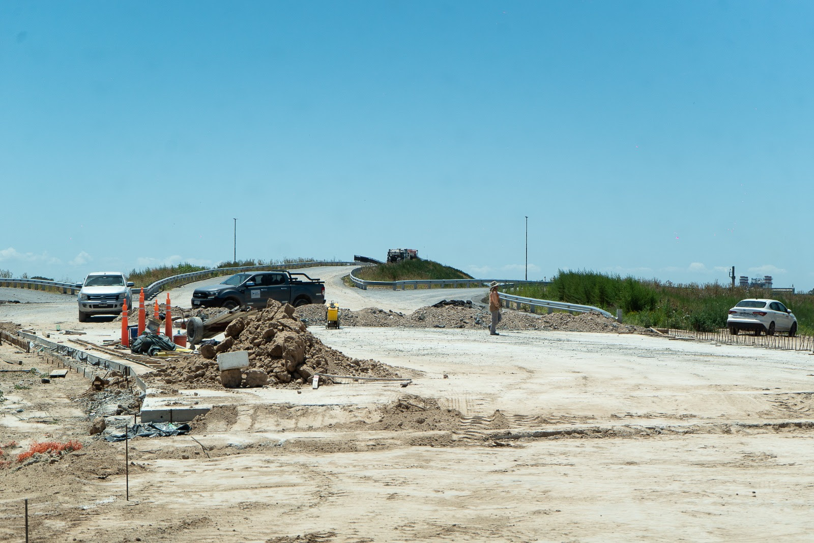 Avanza la obra hidráulica que complementa el nuevo distribuidor vial en ...