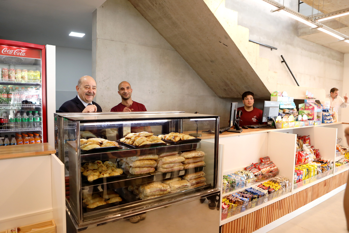 Arquitectura estrenó buffet con salón en planta baja y primer piso ...