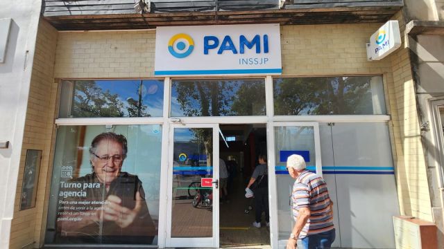 Paro nacional de profesionales de PAMI: iniciaron una medida de fuerza ...